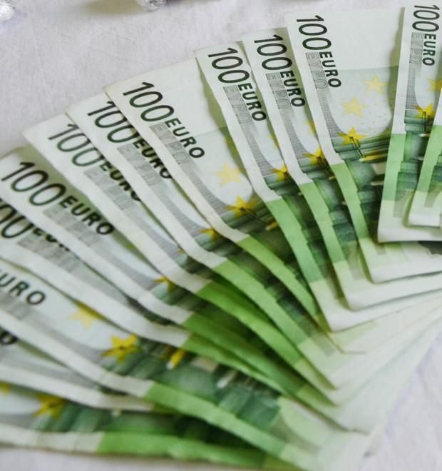 Attenzione ai soldi falsi Dopo i 20, arrivano i 100 euro contraffatti ...