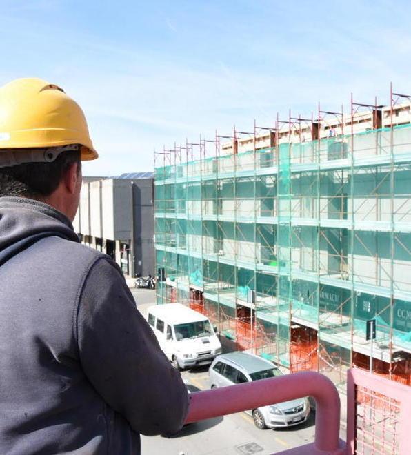 Muratore precipita da 4 metri, impresario pagherà 100mila euro - Il Tirreno