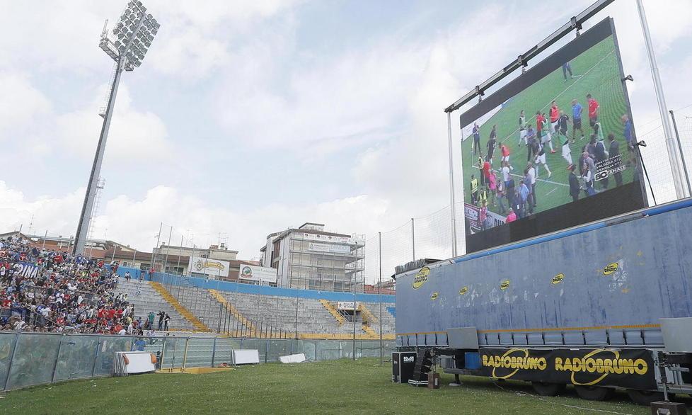 Arena esaurita per il maxischermo Allo stadio “Rocco” ancora posti - Il ...