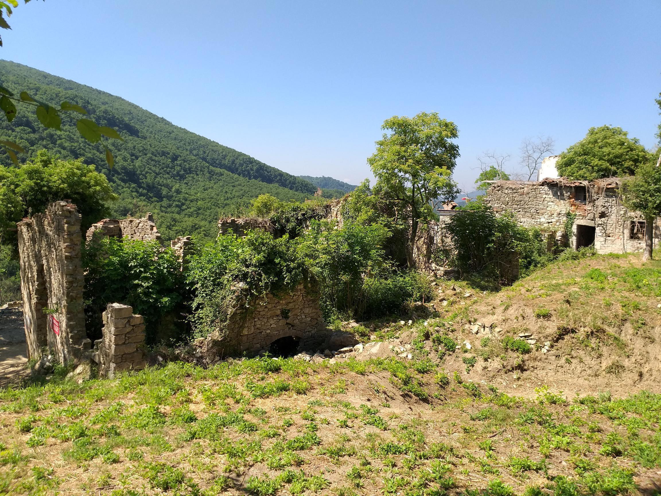 Mezzana, un paradiso nel verde per morire guardando il tramonto - Il ...