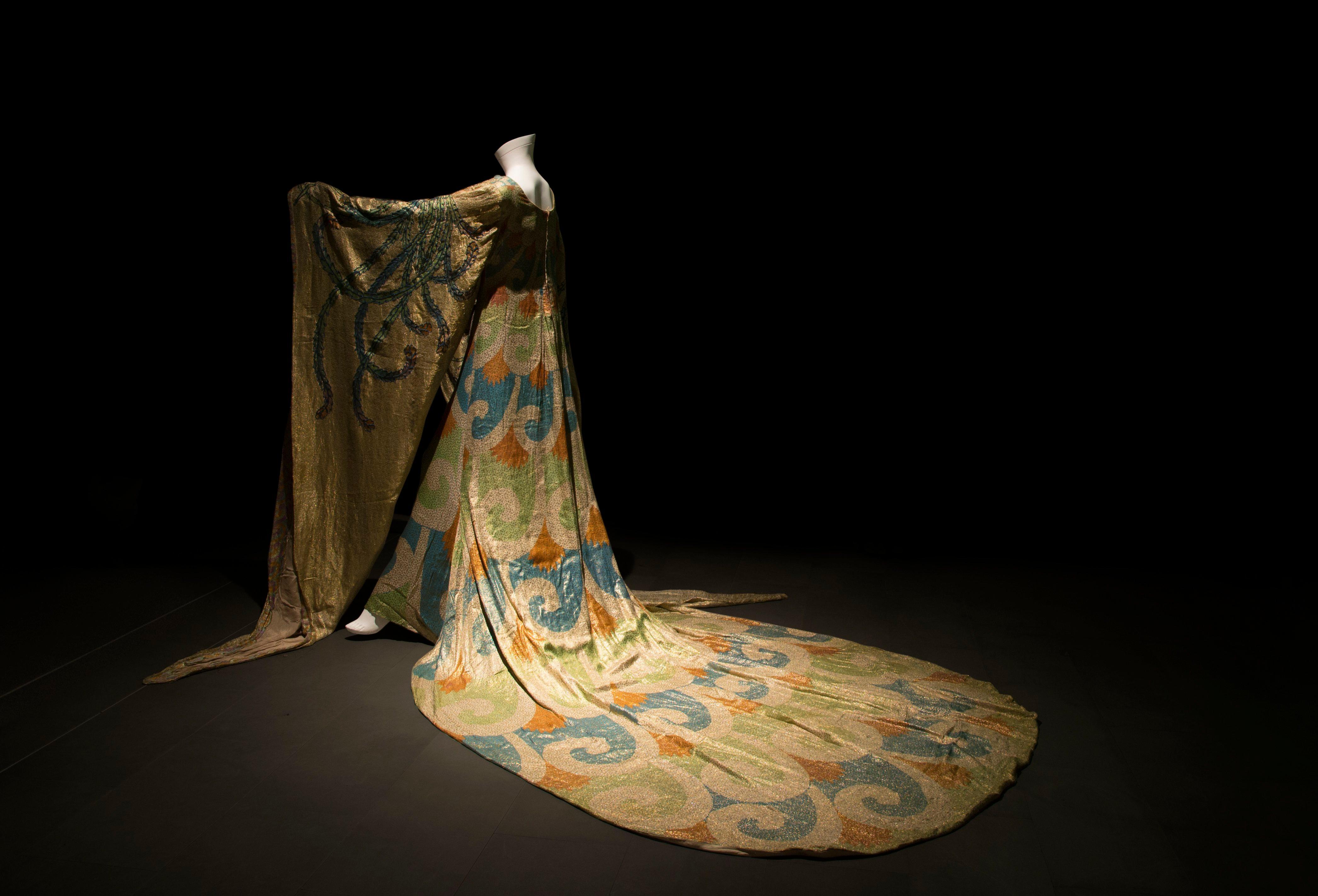 Nuova vita per i costumi della Turandot Il Tirreno