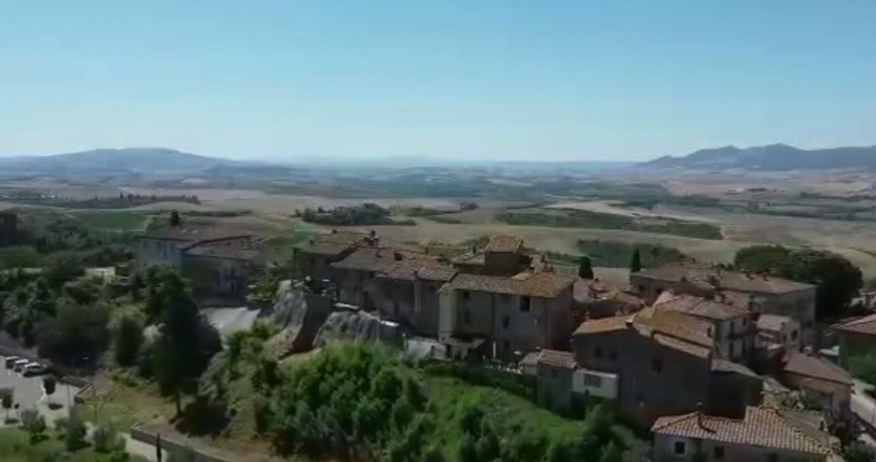 Cartoline da Fabbrica con il drone Il Tirreno