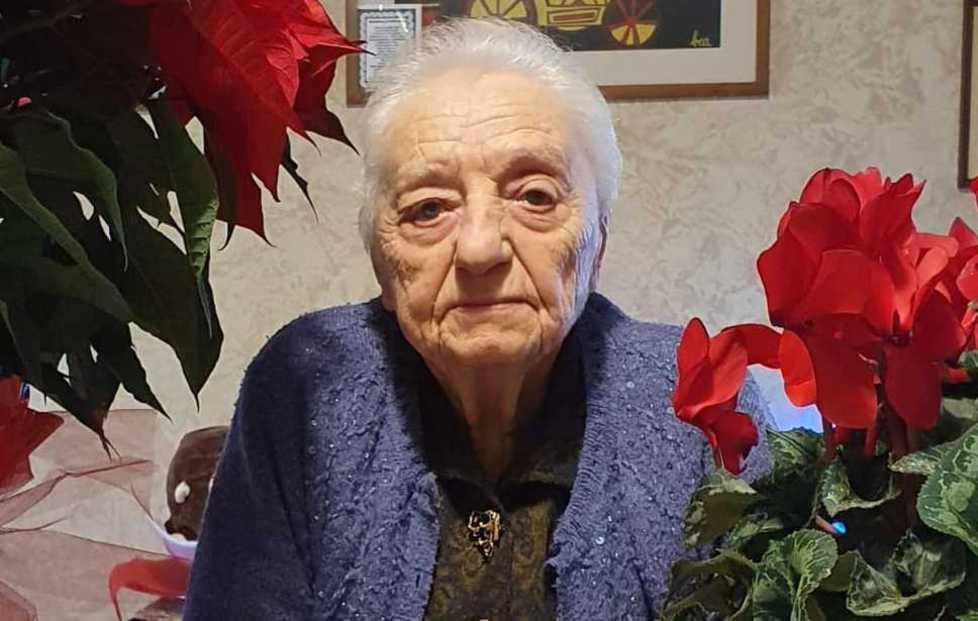 Erminia Nella Ferrari ha compiuto 100 anni: «Auguri ai giovani ...