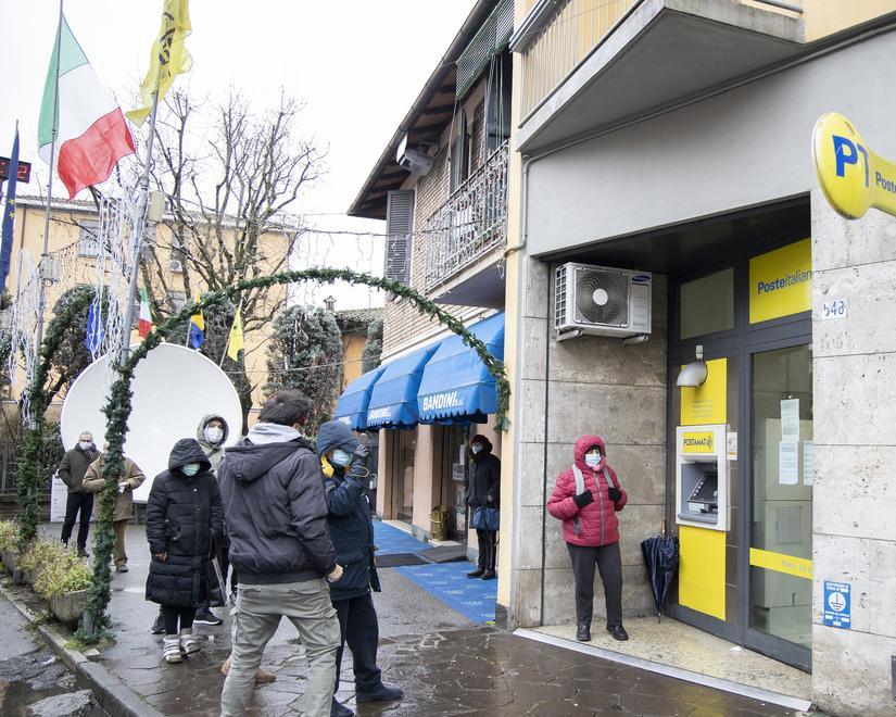 Modena. Poste ancora nel caos Attese di quasi due ore per Tari e ...