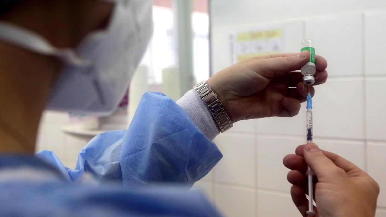 Vaccini, le nuove indicazioni per over 80, fragili e non residenti - La ... Vaccini, le nuove indicazioni per over 80, fragili e non residenti - La ...