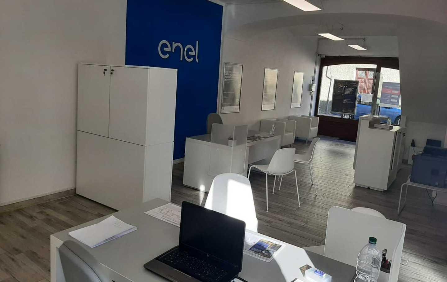In via Roma inaugurato un nuovo Spazio Enel - La Nuova Sardegna