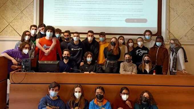 Modena. La 5C del liceo Tassoni dà vita al sito “Lockdown” Gazzetta di ... Modena. La 5C del liceo Tassoni dà vita al sito “Lockdown” Gazzetta di ...