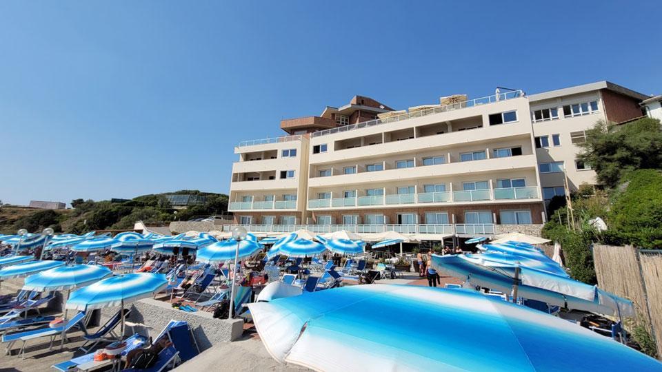 Antignano, via al nuovo hotel Rex: al ristorante sbarcano i fratelli ...