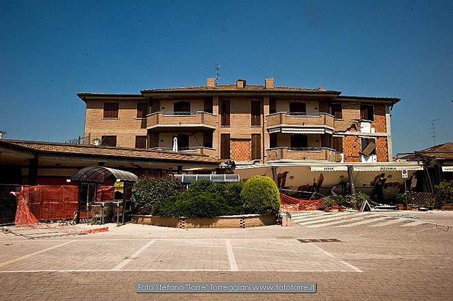 Terremoto/Cavezzo i palazzi prima e dopo la scossa del 29 maggio ...