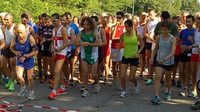 Stefano Franzese e Laura Ricci esultano sotto i Sassi di Rocca ...