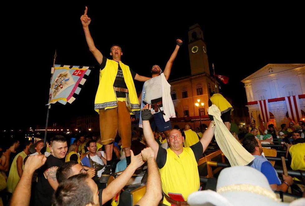 Pisa, Tramontana vince il gioco del ponte - Il Tirreno