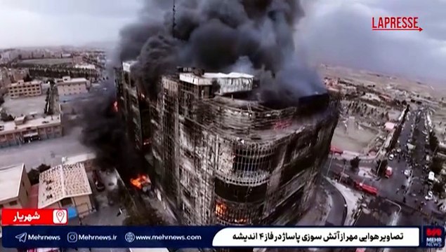 Iran, maxi incendio in un centro commerciale uccide 8 persone ...