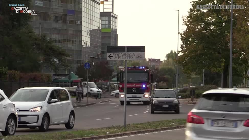 Modena, principio d'incendio all'Hotel Donatello - Gazzetta di Modena Modena, principio d'incendio all'Hotel Donatello - Gazzetta di Modena