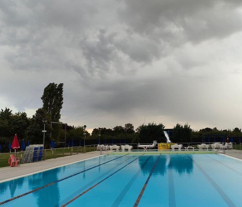 Piscina di Bomporto Un autunno di clausura - Gazzetta di Modena