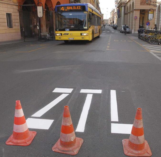 Modena. Permessi per accedere alla Ztl Ormai si fanno soltanto on line ...