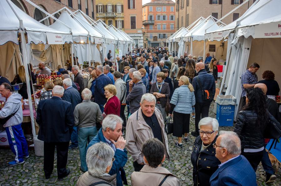Modena, tempo di Bonissima: torna la piazza Grande dei sapori Gazzetta ...