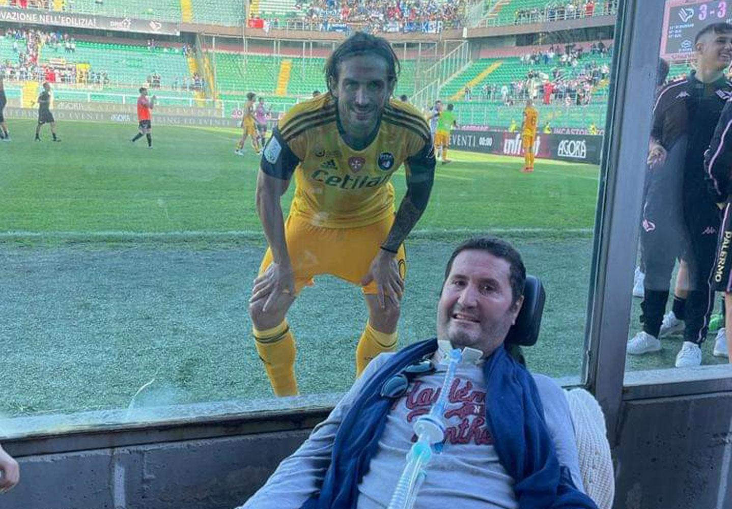 Torregrossa e l'abbraccio speciale al suo primo "maestro" di calcio ...