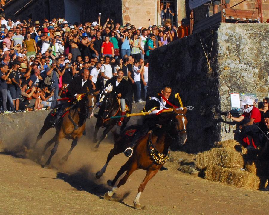 Invalido dopo la caduta all’Ardia di Sedilo, non riesce a ottenere il ...