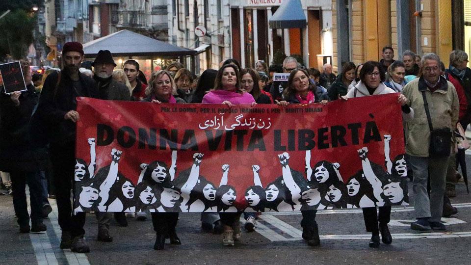 Carrara, Bella Ciao in italiano e iraniano - Il Tirreno
