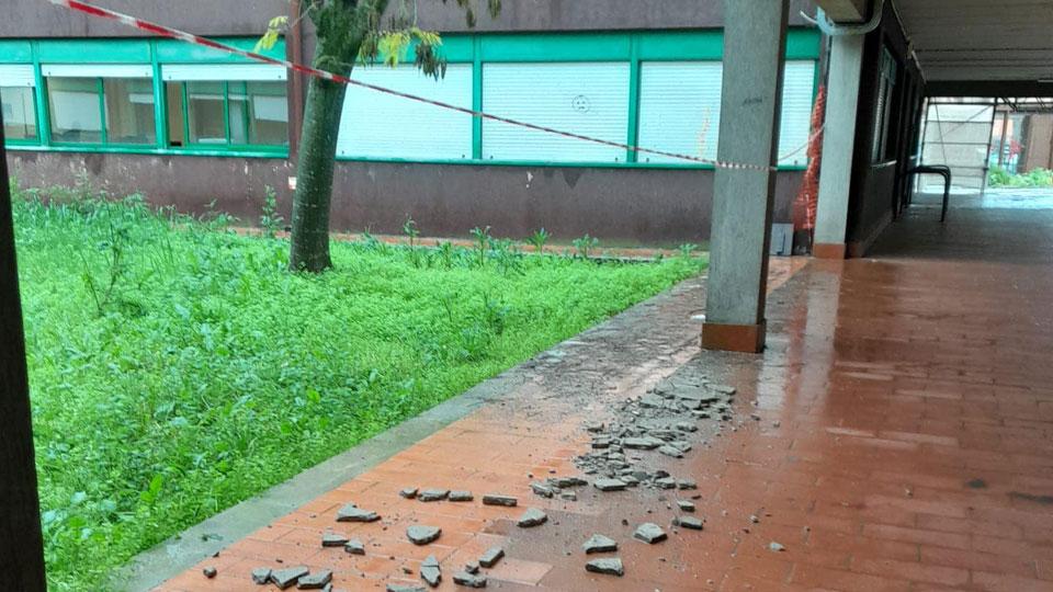 Cadono calcinacci all’Enriques - Il Tirreno