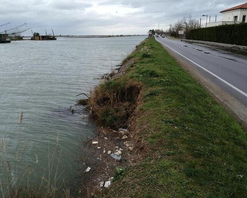 Porto Garibaldi, frana sul canale navigabile - La Nuova Ferrara