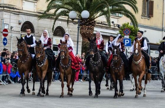 Sassari, pace fatta sulla Cavalcata: il Comune ritocca i rimborsi per i ...