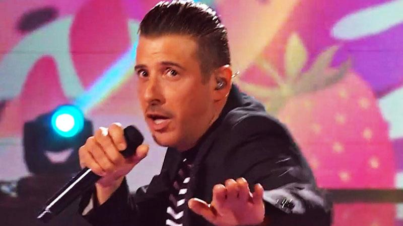 Francesco Gabbani festeggia il suo compleanno con un concerto al ...