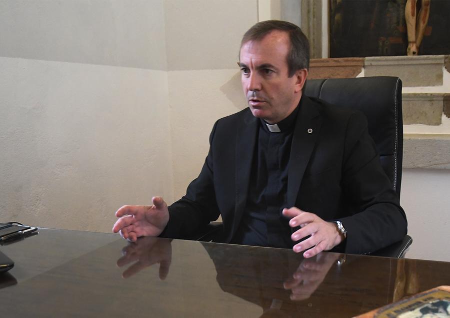 Padre Paolo Contini: «Sono stato vittima di pedofilia in seminario a 14 ...