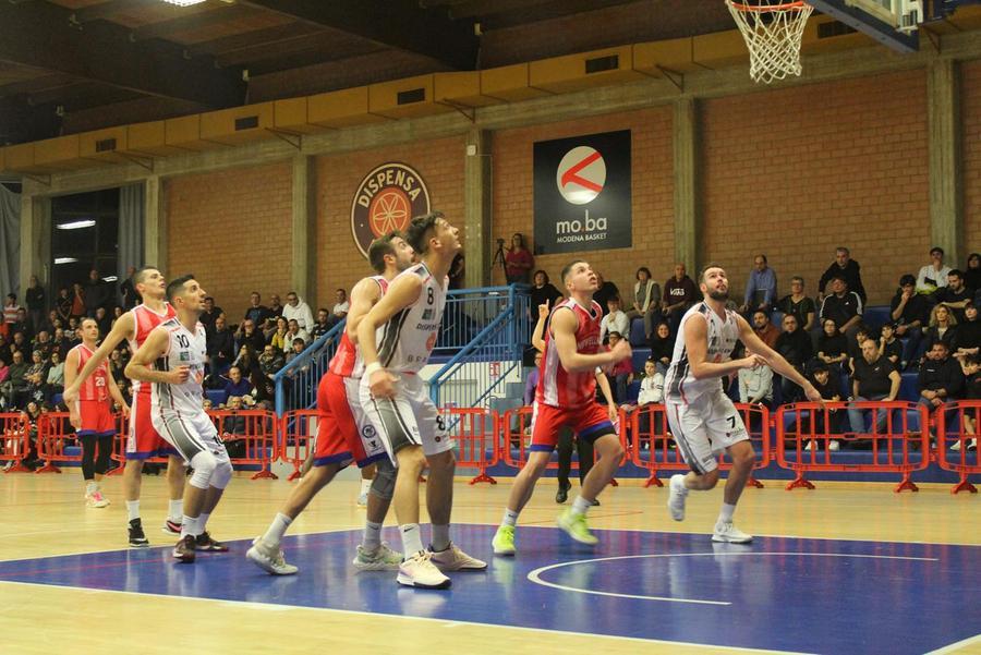 Modena Basket, le prime tre sono più lontane. Coppeta: «Serve ...