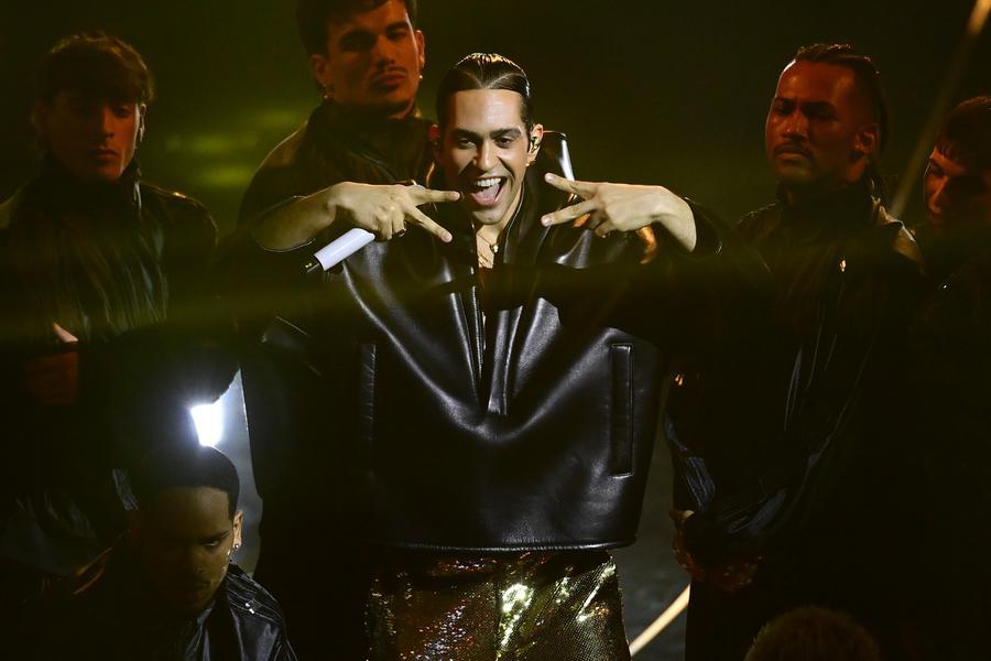 Ovazione all’Ariston per “Tuta gold” e Mahmood lancia l’appello: «Viva ...