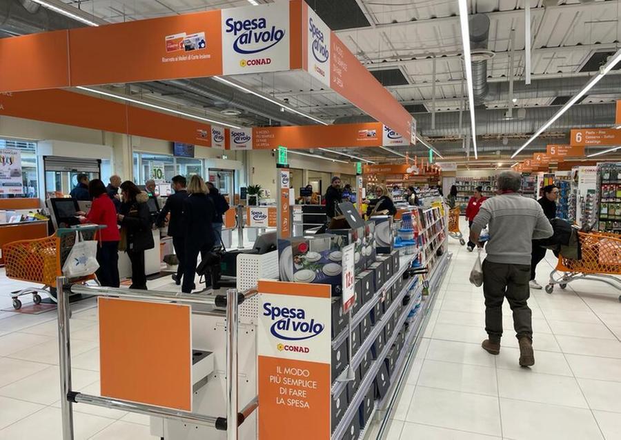Conad assume in Toscana: a Pietrasanta riapre con casse self-service e ...