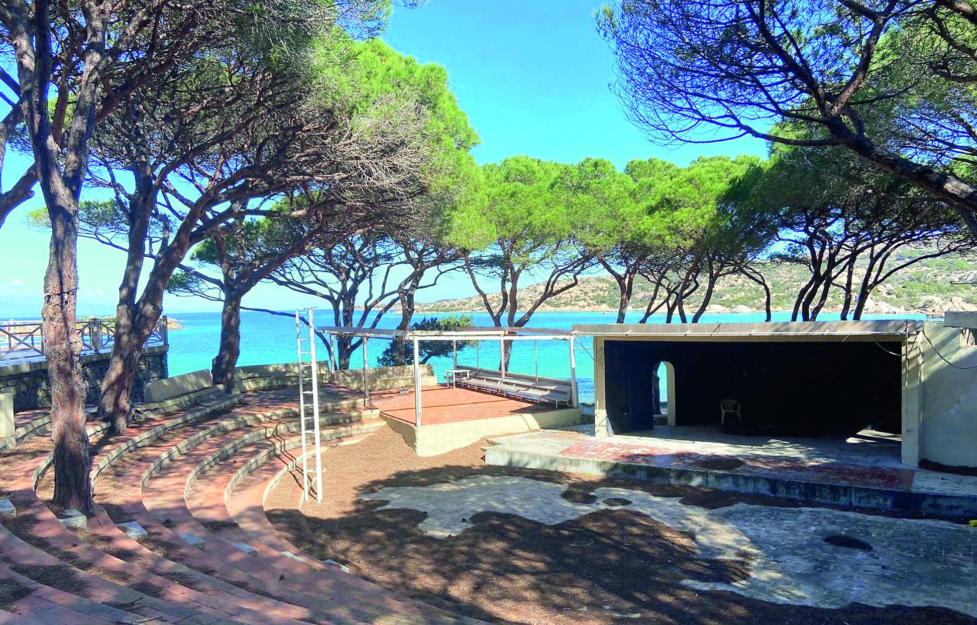 Club Med a Caprera, viaggio nel tempio delle vacanze chiuso da 18 anni ...