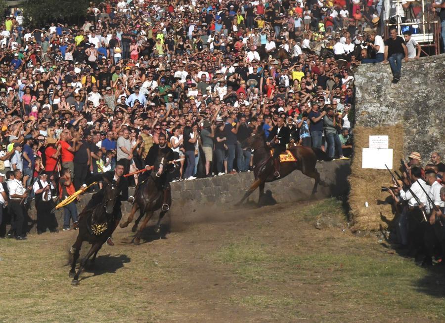 Ardia di Sedilo, la grande mattina dei cavalieri - La Nuova Sardegna