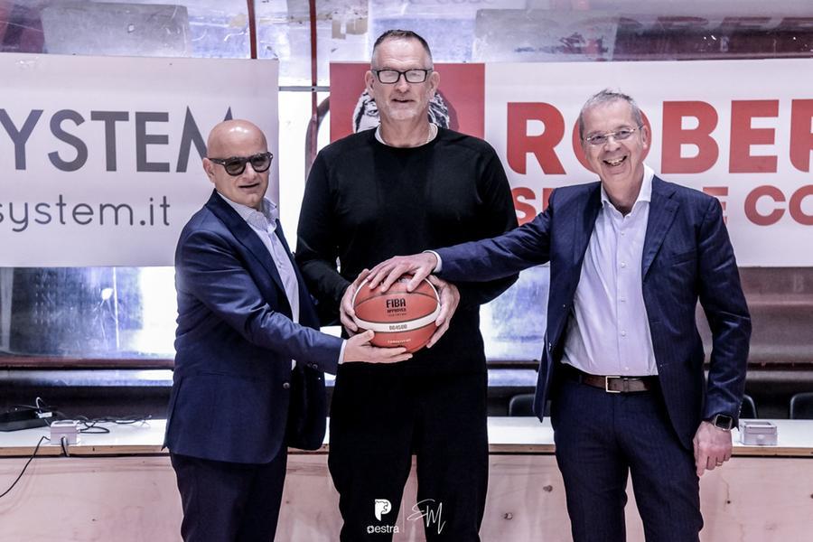 Basket, a Pistoia inizia l’era americana: ecco Ron Rowan - Il Tirreno