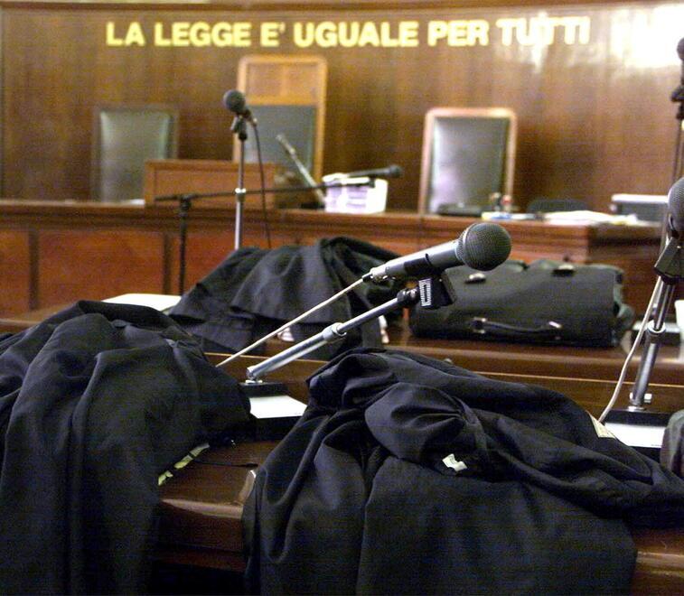 Prato, marchi dell’alta moda contraffatti: il pm chiede 29 anni di ...