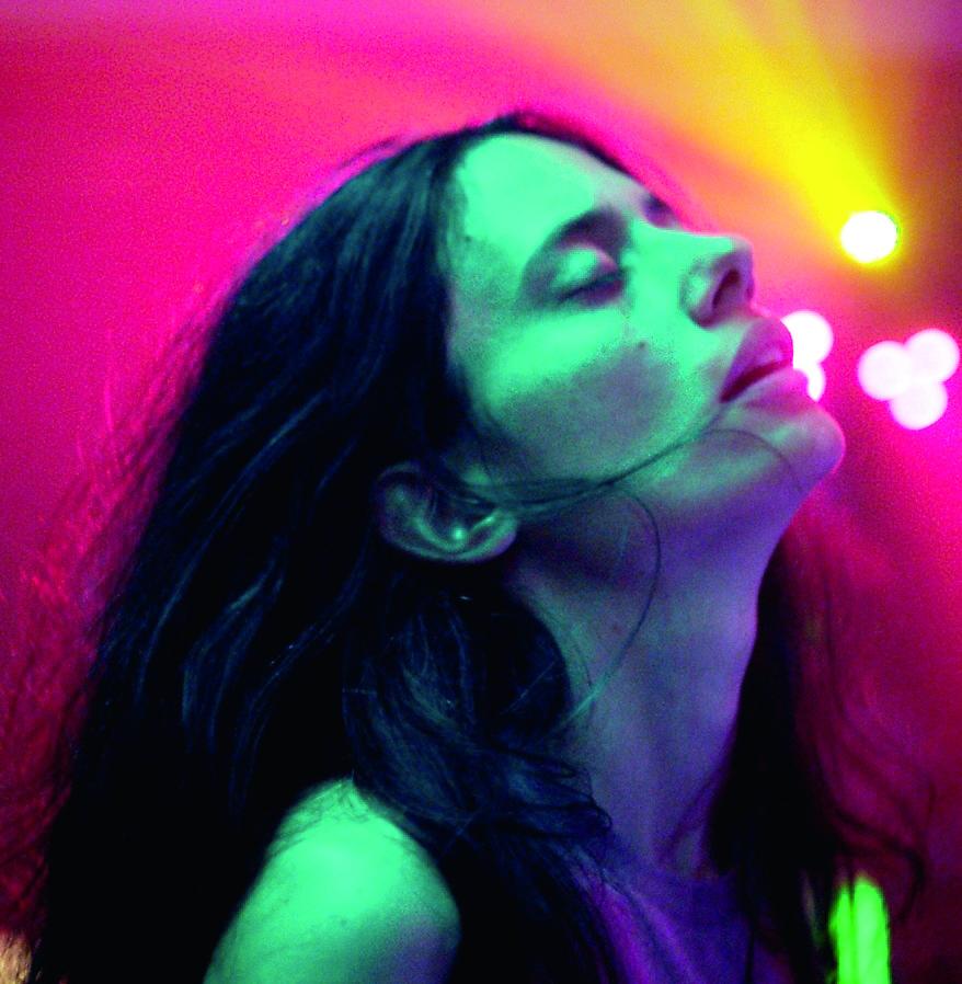 Rose Aste: «Fumantina e contro le ingiustizie, interpreto una donna come me» - La Nuova Sardegna