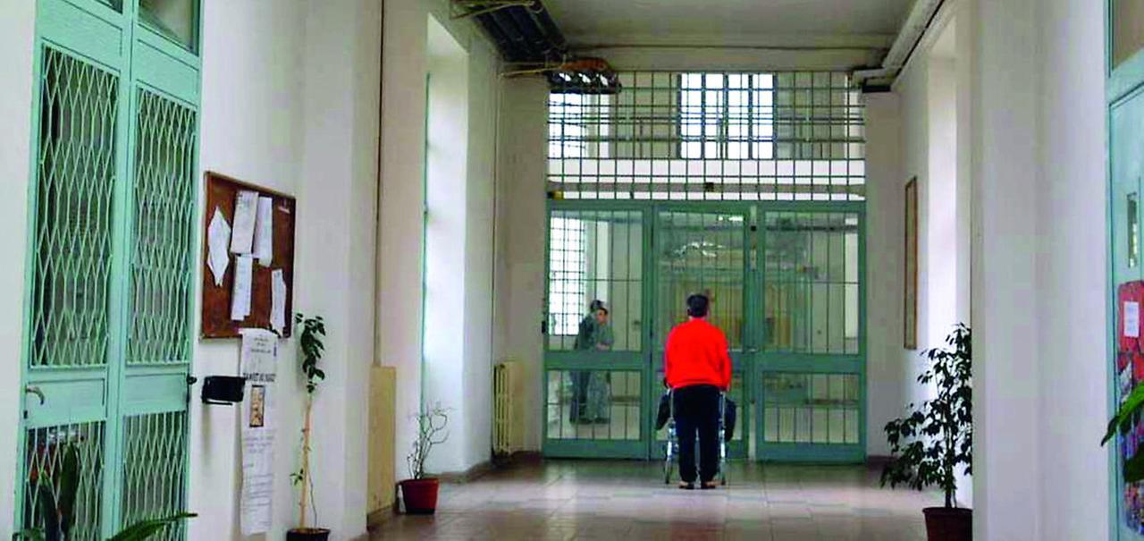 Topi e odore di rifiuti in cella - Il Tirreno