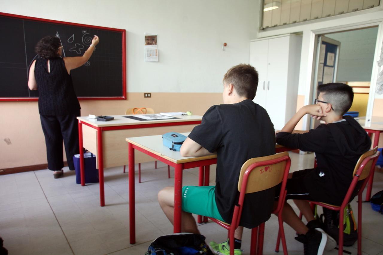 Cattedre agitate per il ritorno a scuola, i sindacati: «Mancano 6mila ...