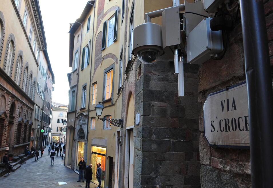 Lucca, sicurezza: in arrivo 12 nuove telecamere - Il Tirreno