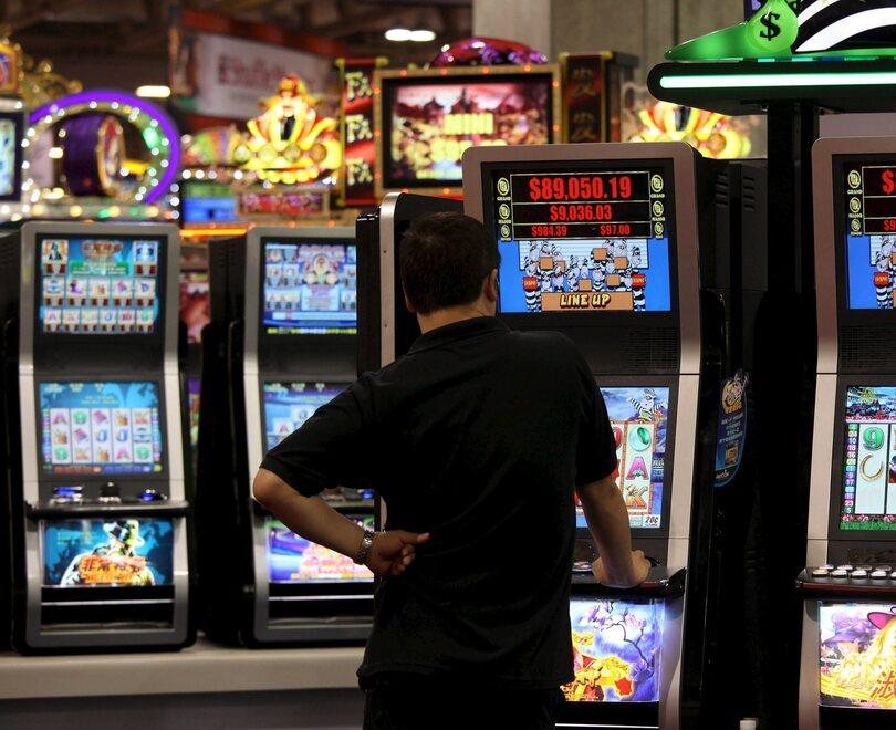 Lucca, vince 380mila euro al gioco d’azzardo e prende pure il reddito ... Lucca, vince 380mila euro al gioco d’azzardo e prende pure il reddito ...