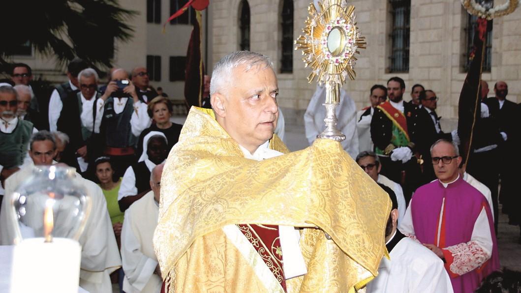 Prete scomunicato dal papa, il vescovo Gian Franco Saba: «Abbiamo ...