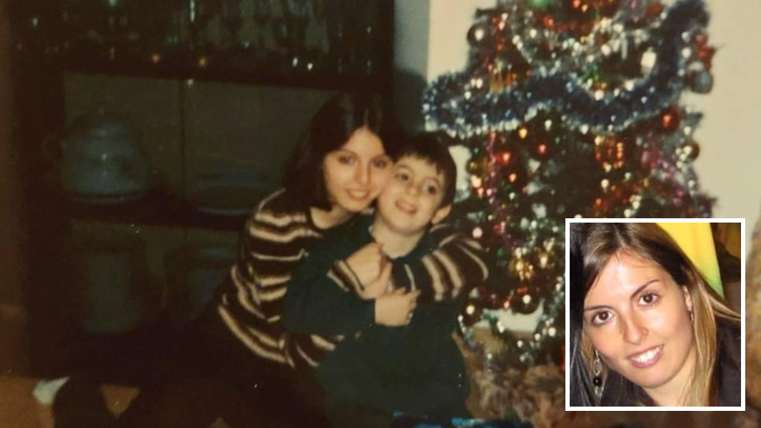 Andrea e Francesca Deidda bambini sotto l’albero di Natale: la foto fa ...