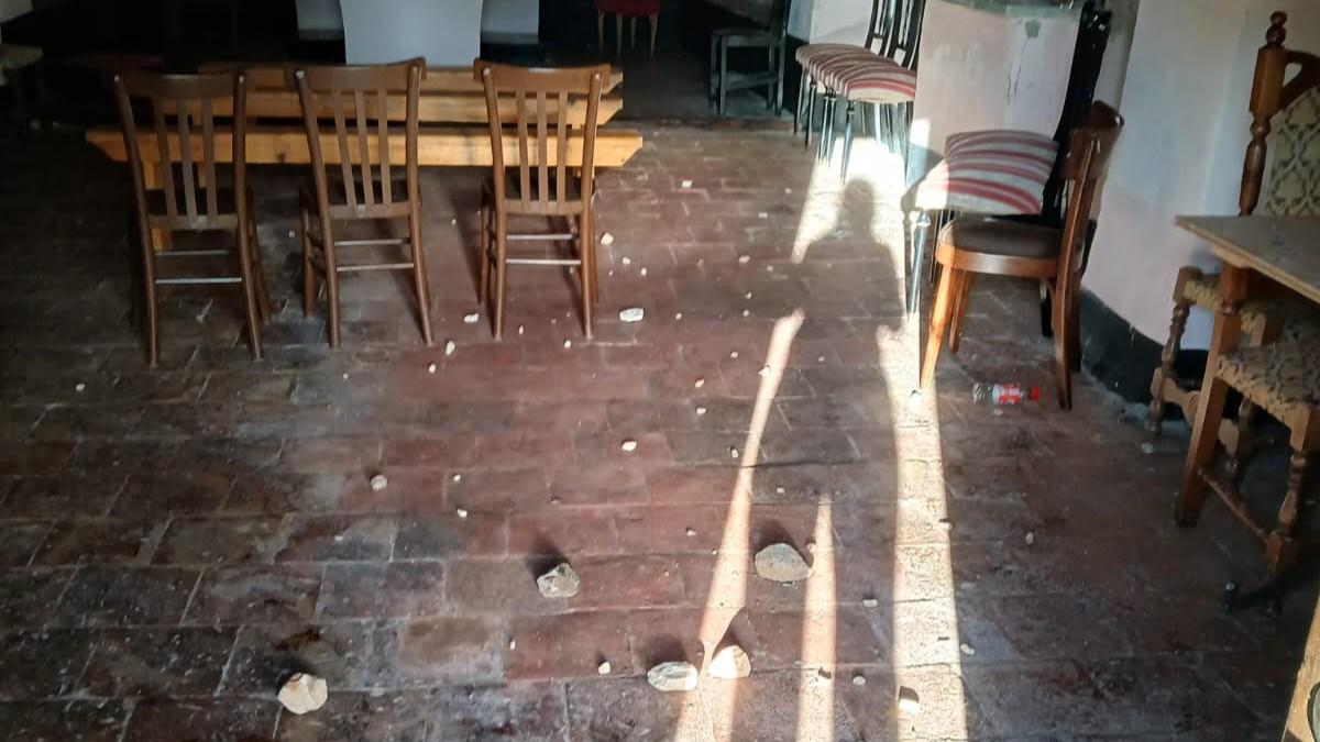 Sassi contro l’altare: chiesetta di Dorgali danneggiata dai vandali che ...