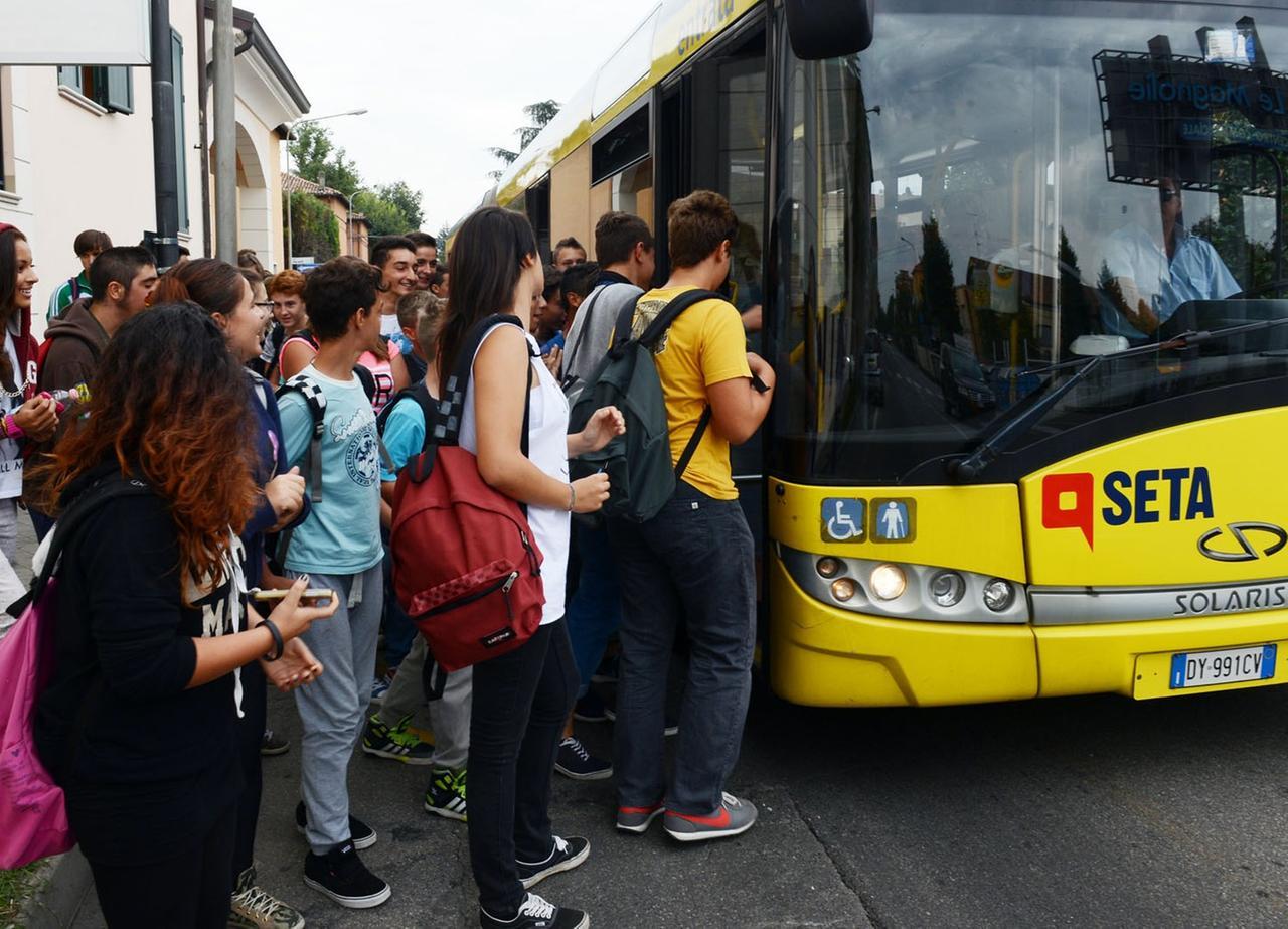 Multe autobus: a Modena: Seta annulla la multa alla ragazzina abbonata ...