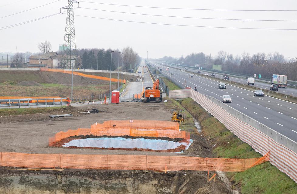 Lavori alla Complanarina accanto all'autostrada A1 da Modena Sud alla ...