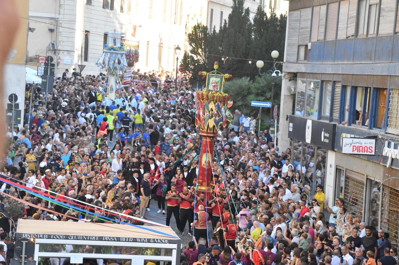 Candelieri, il 13 e il 14 agosto in regalo con “La Nuova” due inserti sulla storia della festa ...