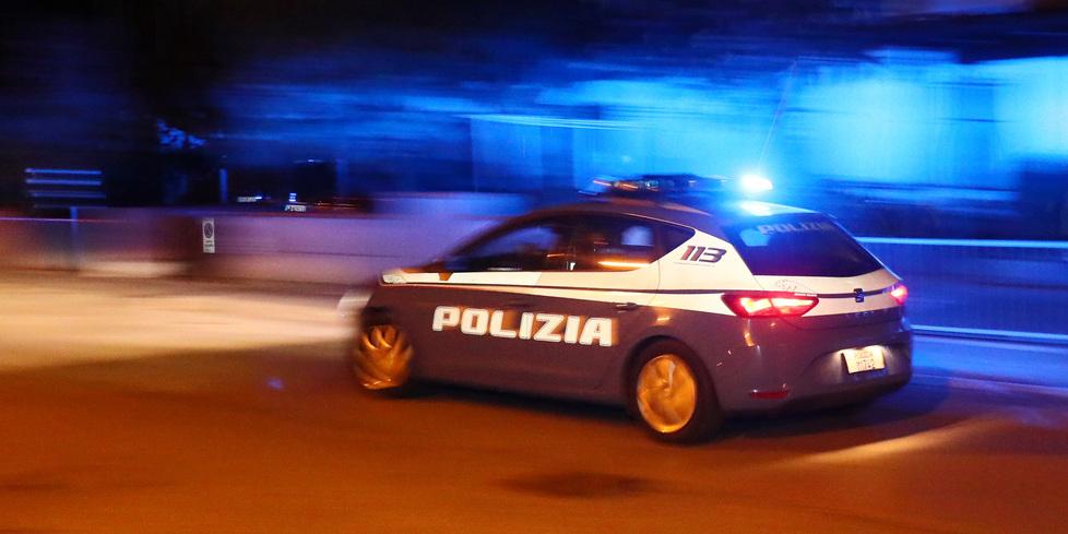 Picchiati dalla baby gang in centro a Modena: due ragazzi in ospedale ...