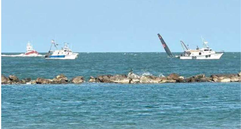 Velista fa due miglia a nuoto e si salva a Lido Estensi - La Nuova Ferrara