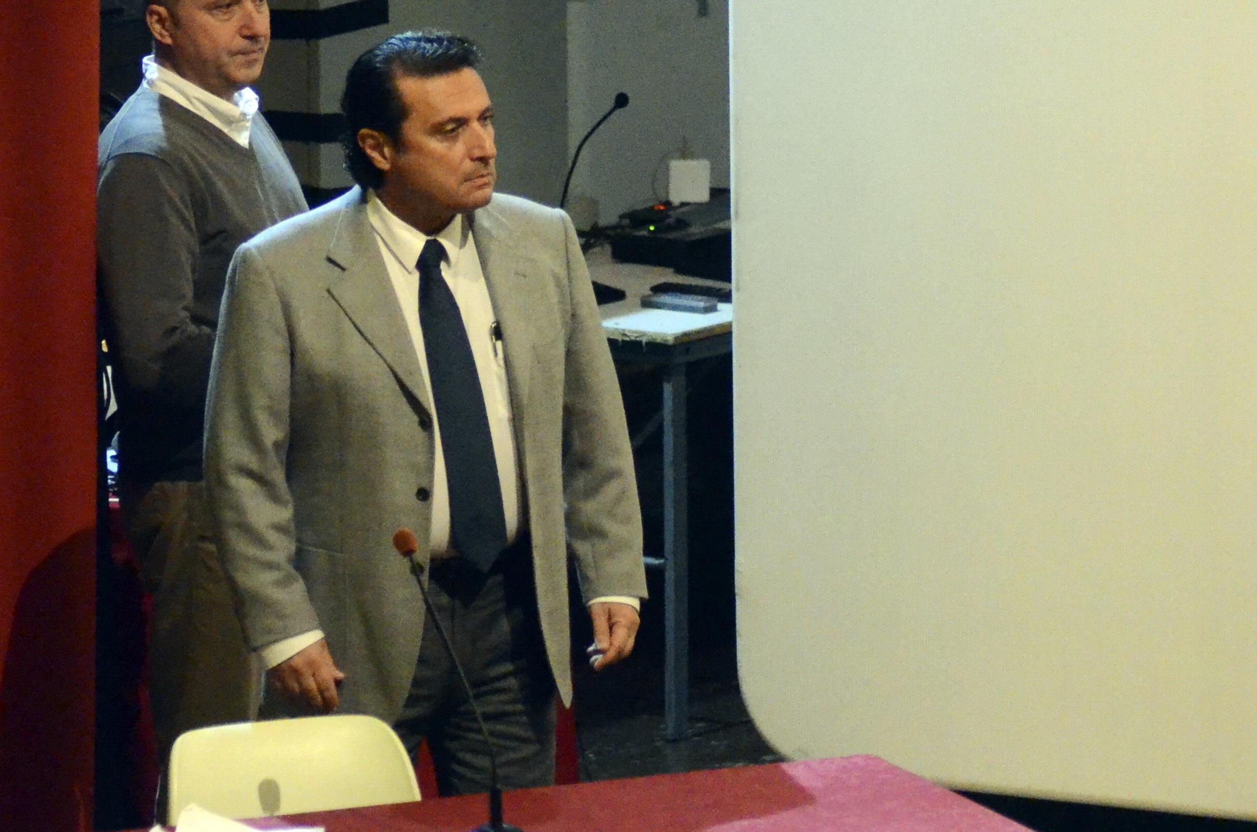 Schettino: "Sulla nave io dopo Dio. Ho privilegiato le vite umane" - Il ...