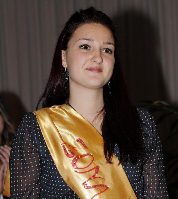 Sara Barbieri la bella mora cresciuta tra i mascheroni Il Tirreno